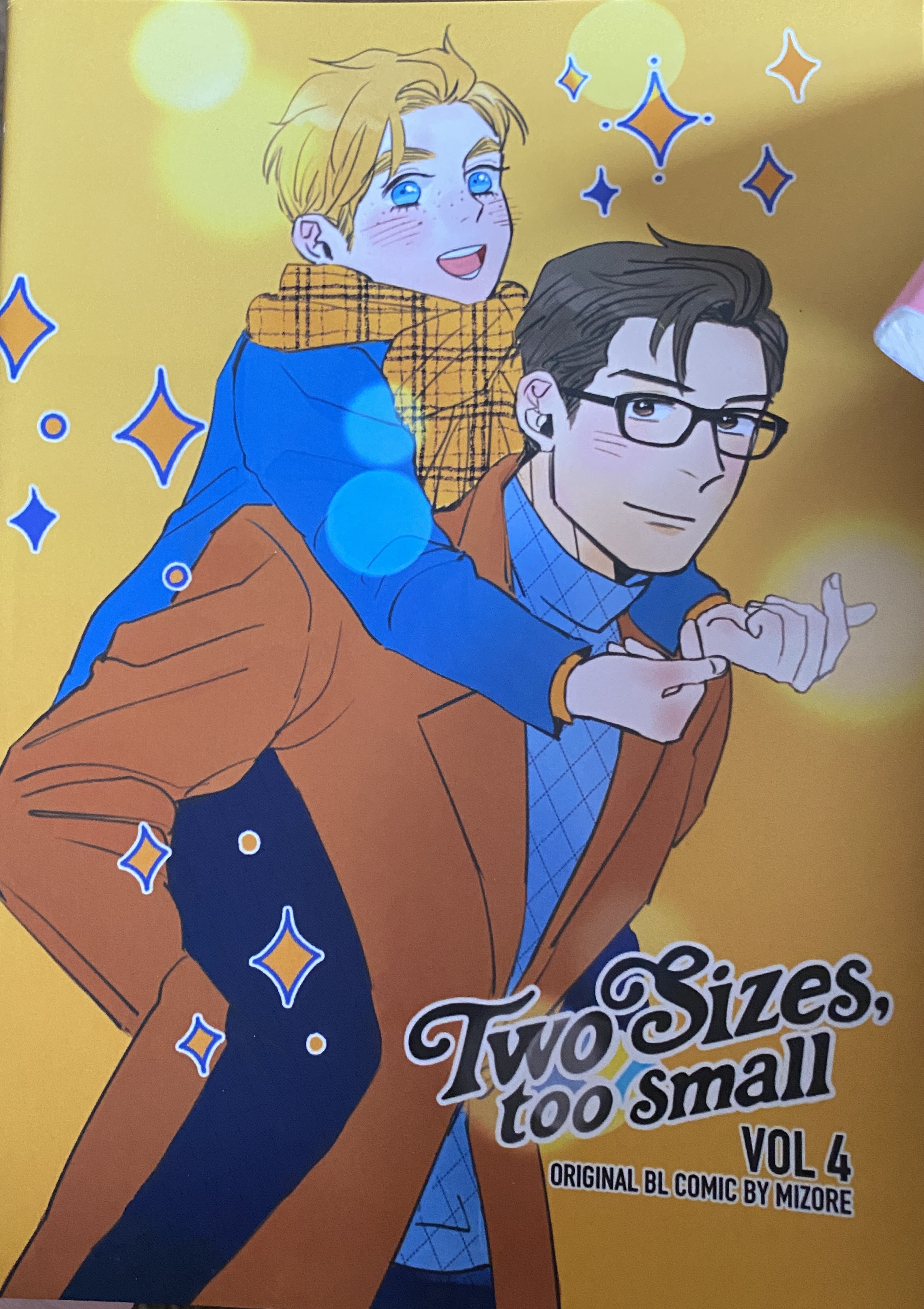 Two Sizes, too small VOL. 4 by Mizore | Goodreads