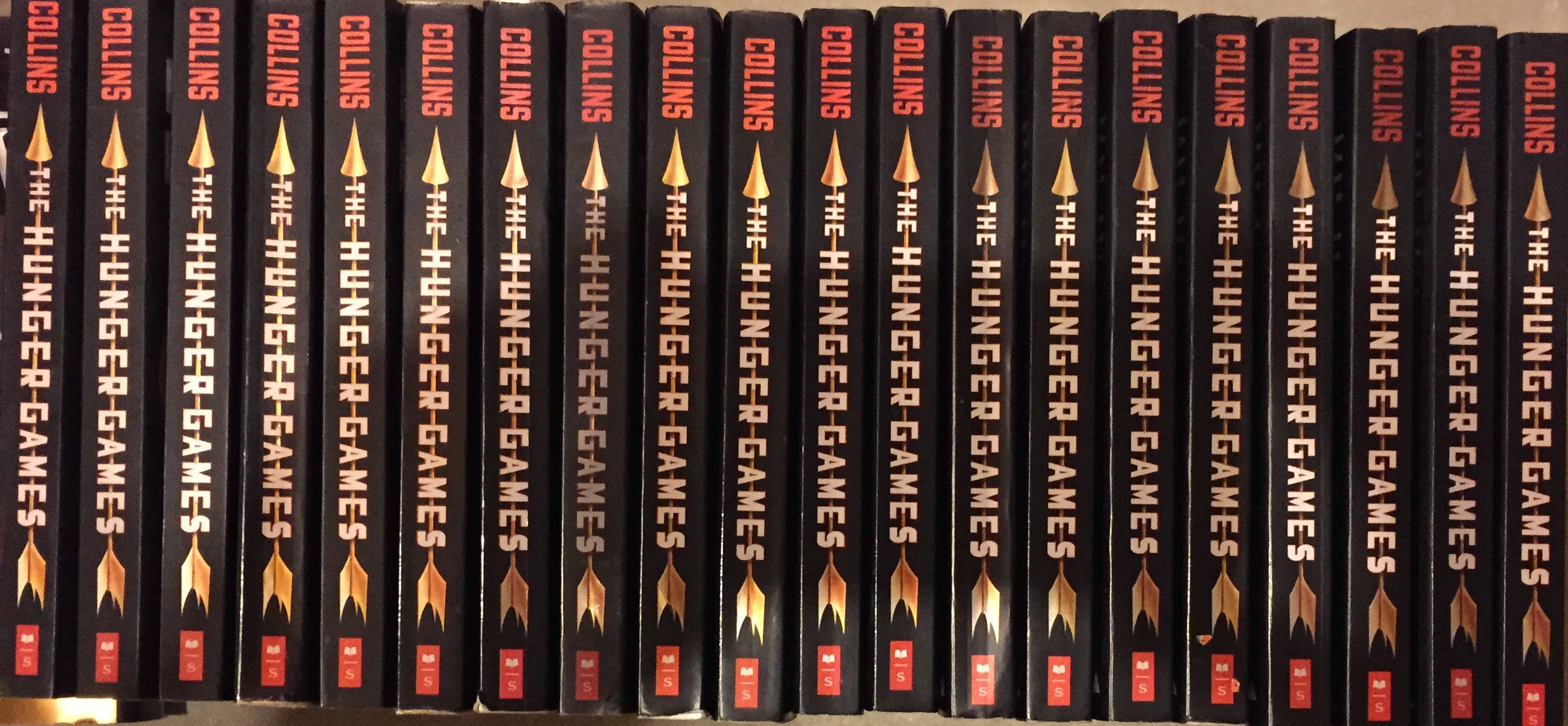 Hunger Games Classroom Set of 20 by Suzanne Collins | Goodreads