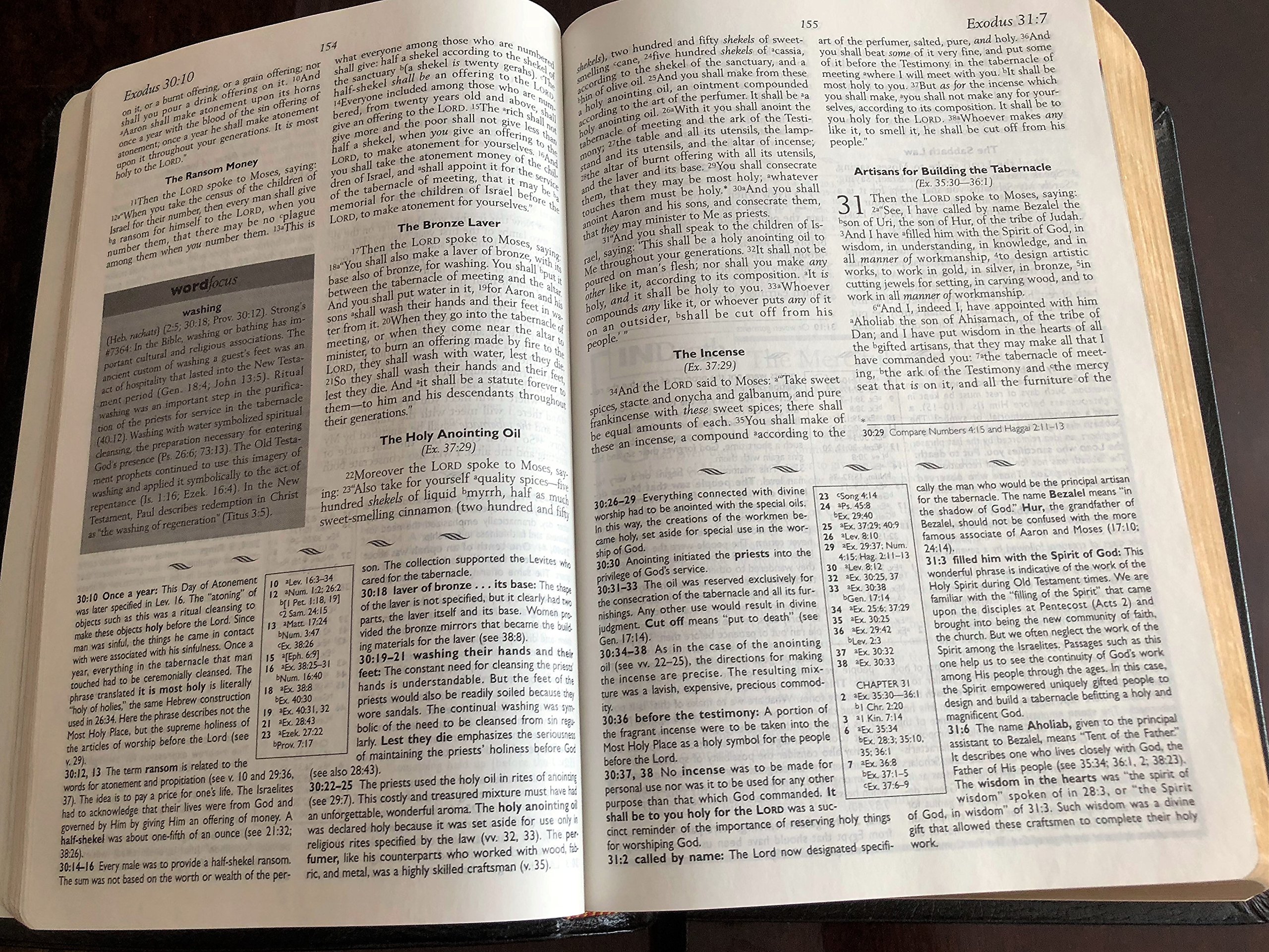 The Nelson Study Bible NKJV with Nelson's Complete Study System by H ...