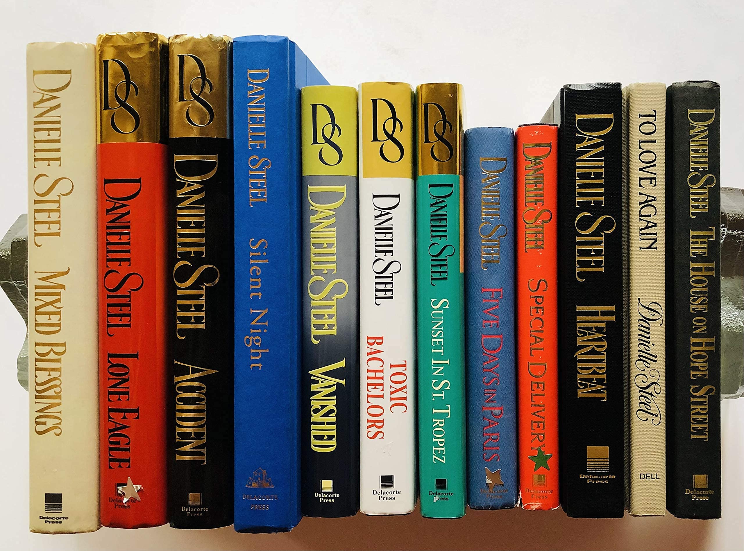Danielle Steele 12 Books by Danielle Steel | Goodreads