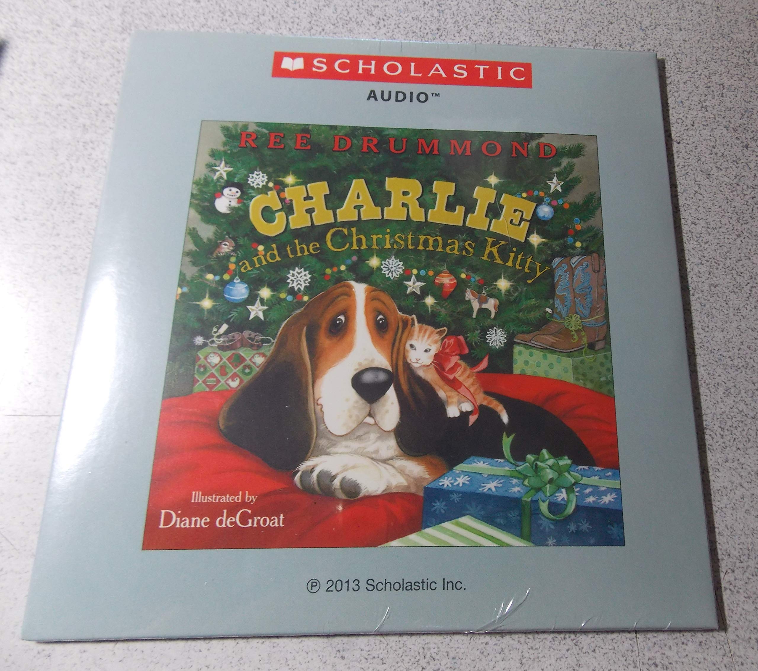 Charlie and the Christmas Kitty by Diane deGroat | Goodreads