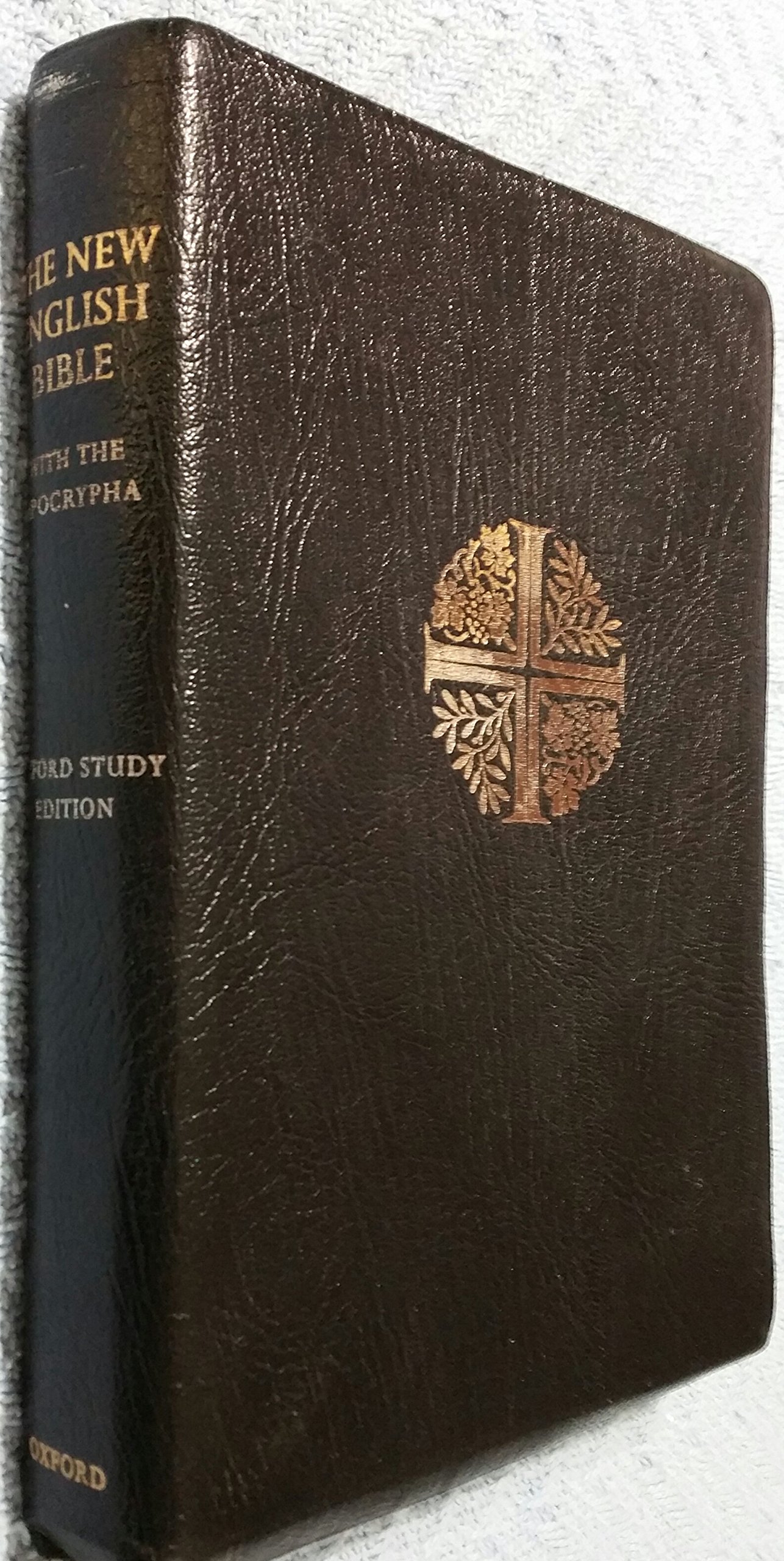 The New English Bible with the Apocrypha Oxford Study Edition by Samuel ...