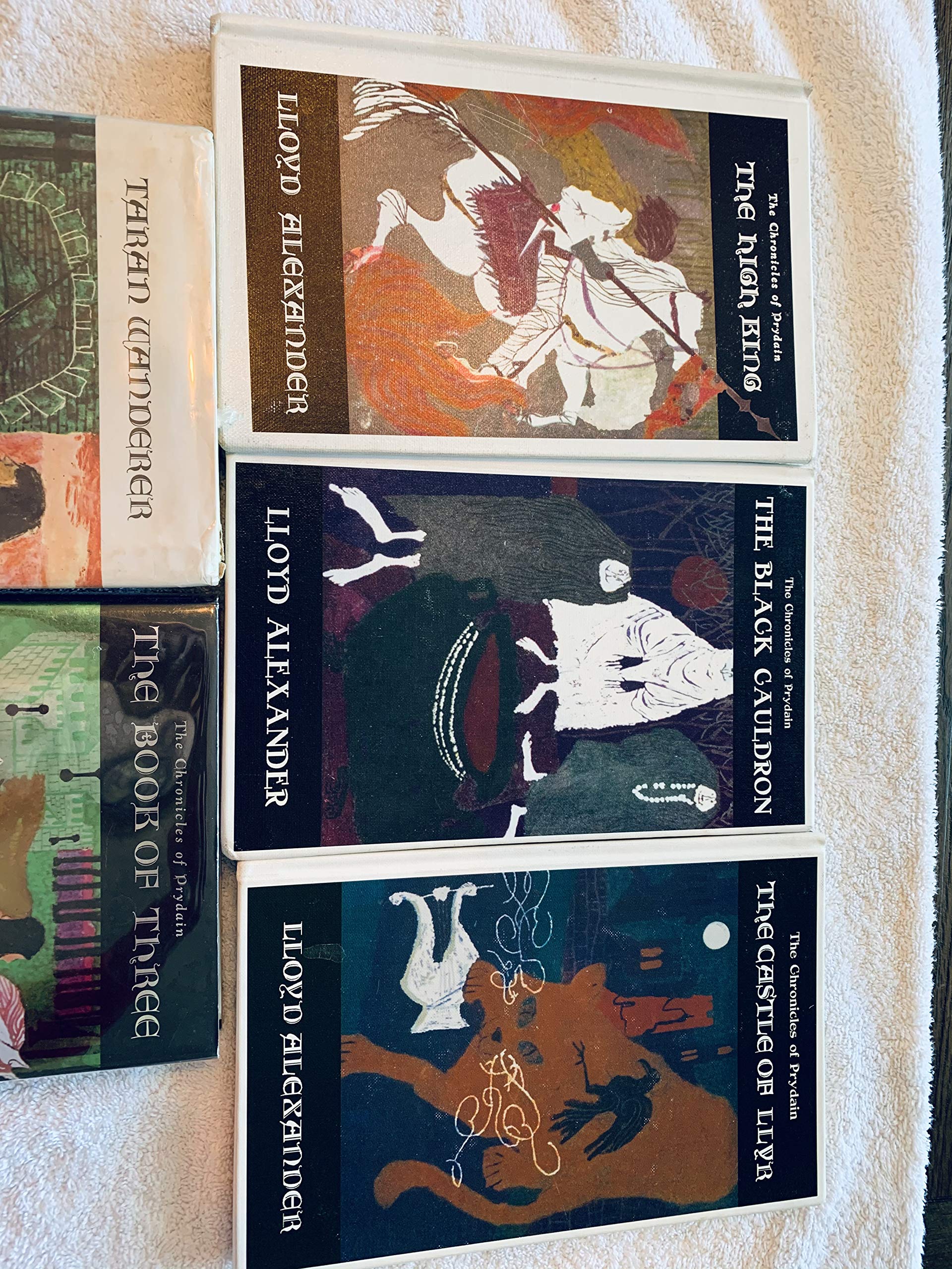 The Chronicles of Prydain (set of 5) Book of Three, Black Cauldron ...