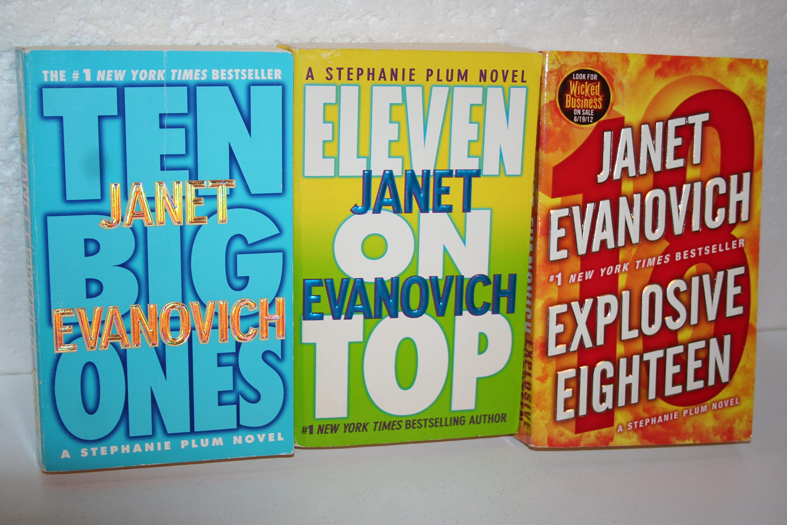 Janet Evanovich's Stephanie Plum Series 7-book Collection: Books 3, 7 ...