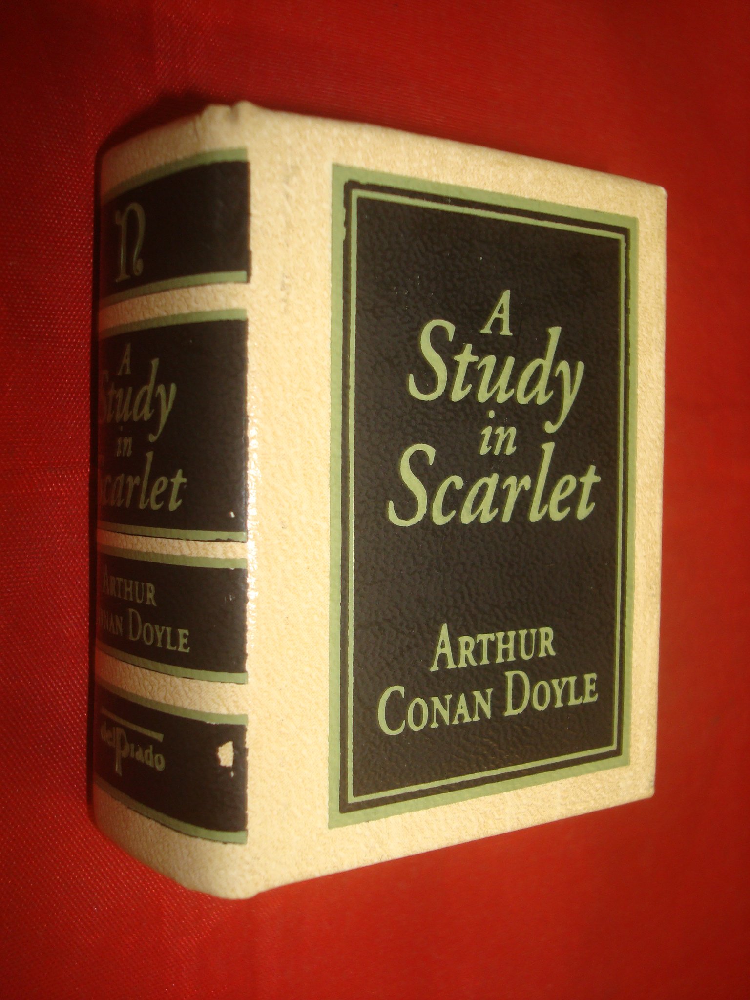 A Study In Scarlet by Arthur Conan Doyle - Del Prado Miniature by ...