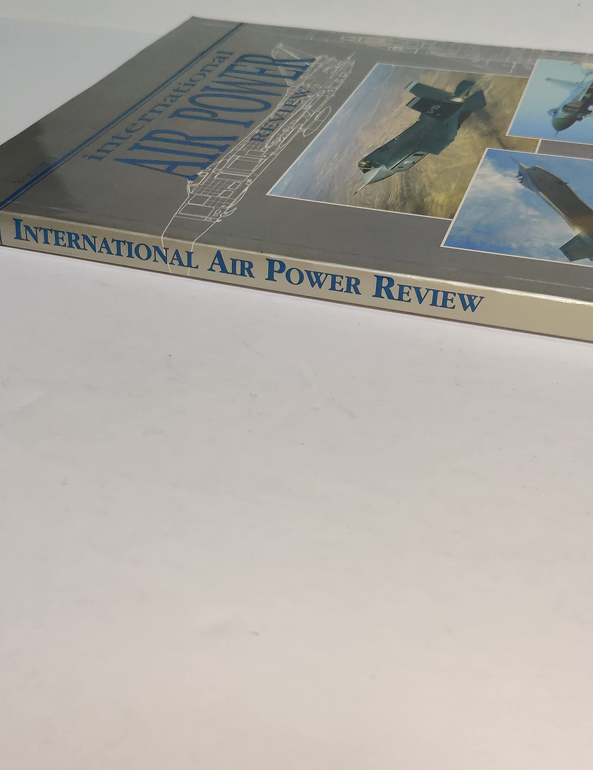 INTERNATIONAL AIR POWER REVIEW: VOLUME 1 - Premier Issue by David ed ...