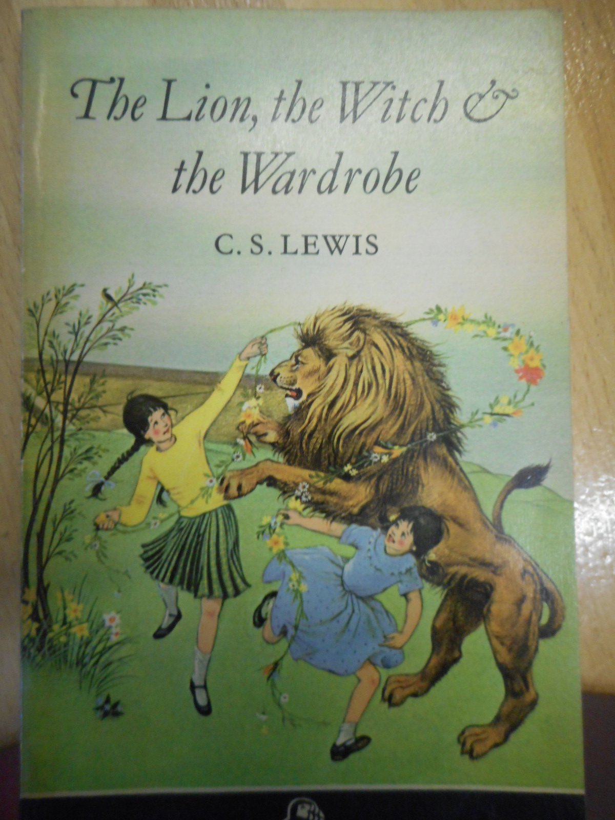 The Lion, the Witch and the Wardrobe: A Story for Children by C.S ...