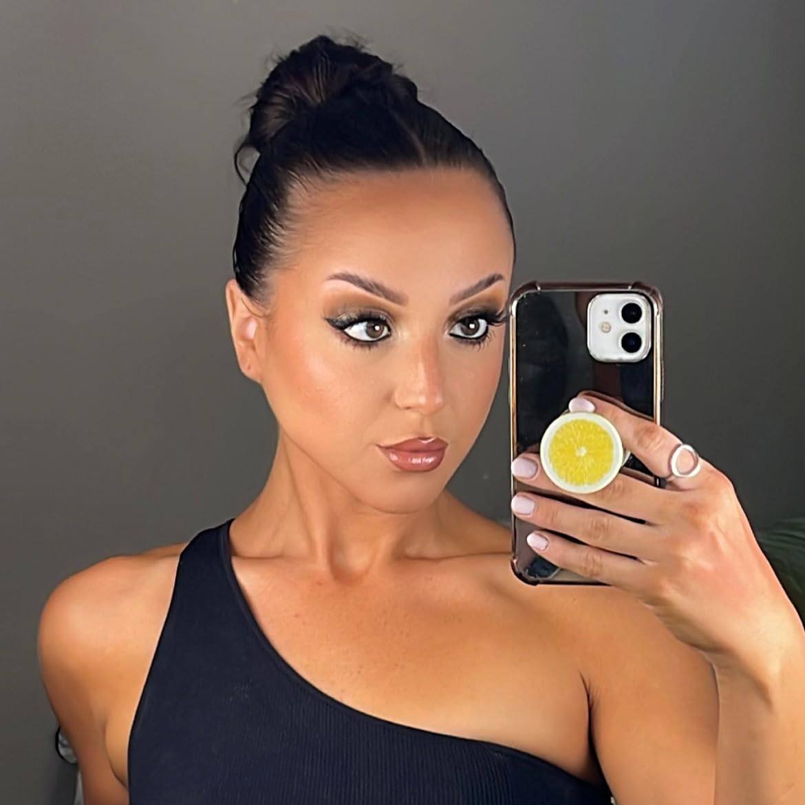 Alesha Christine Makeup's Amazon Page