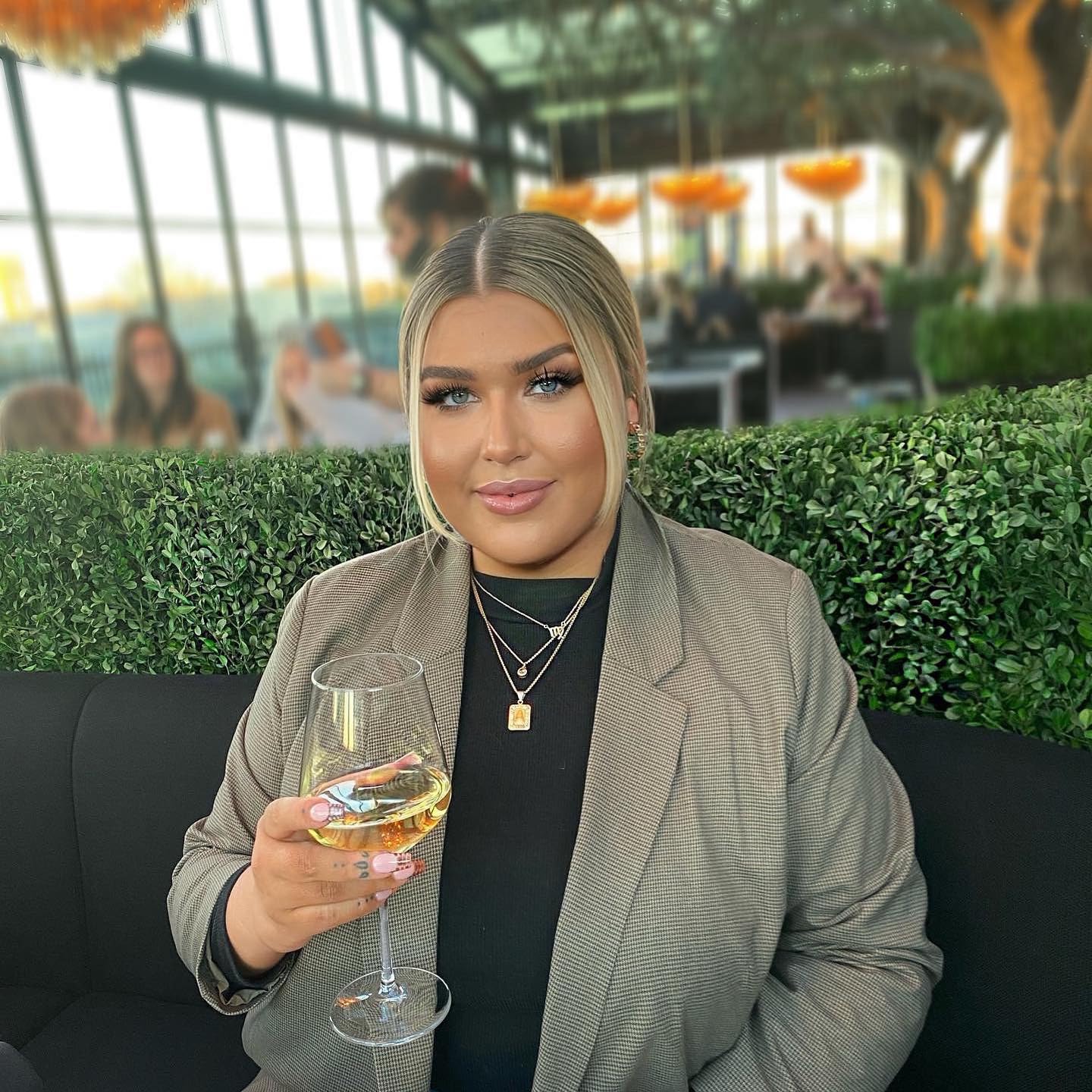 Alexandra Clowes's Amazon Page