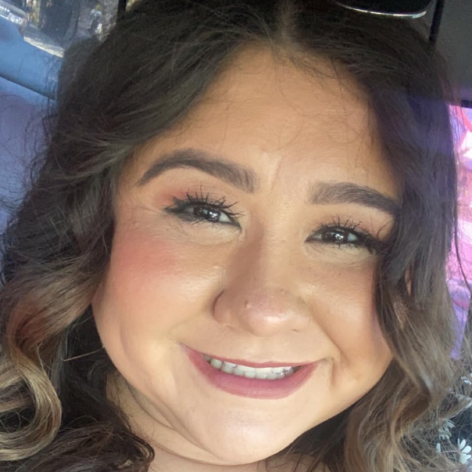 Alyssa Hernandez's Amazon Page