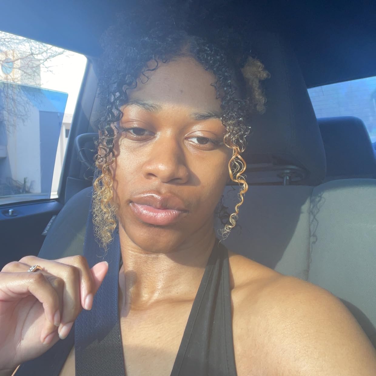 Anari Tyana's Amazon Page