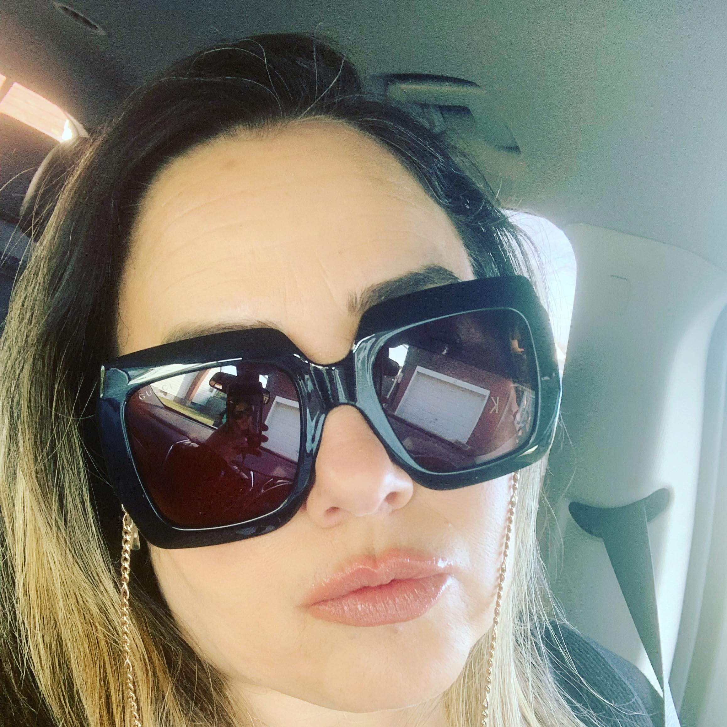 Bat hen krolewicz's Amazon Page