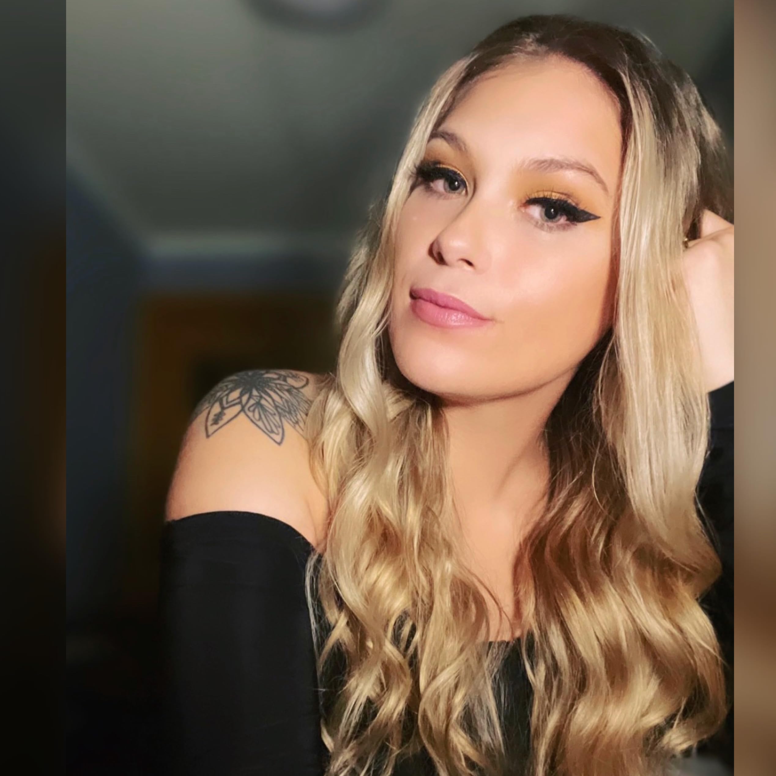 C H R I S T I E's Amazon Page