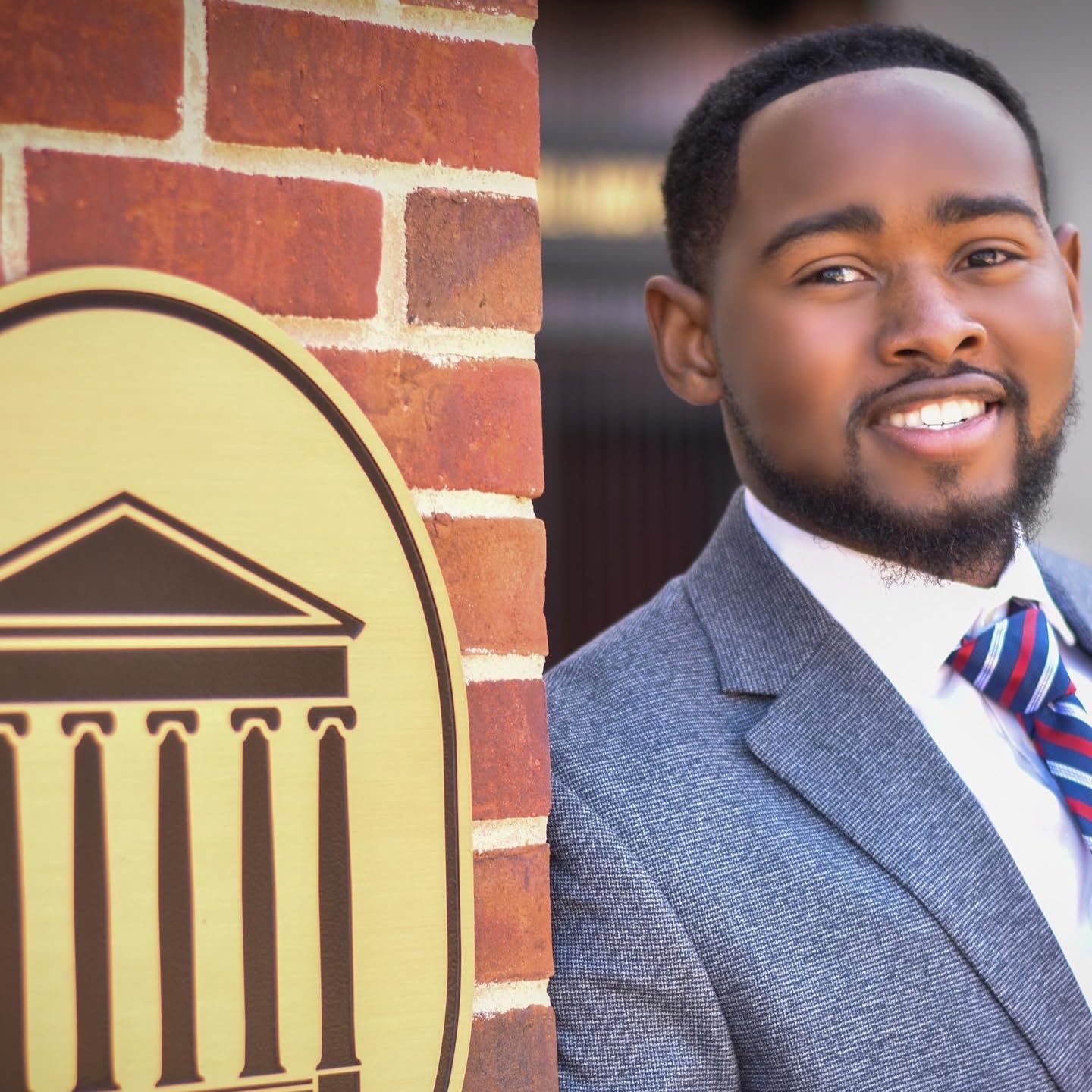 D’vonte Myers's Amazon Page