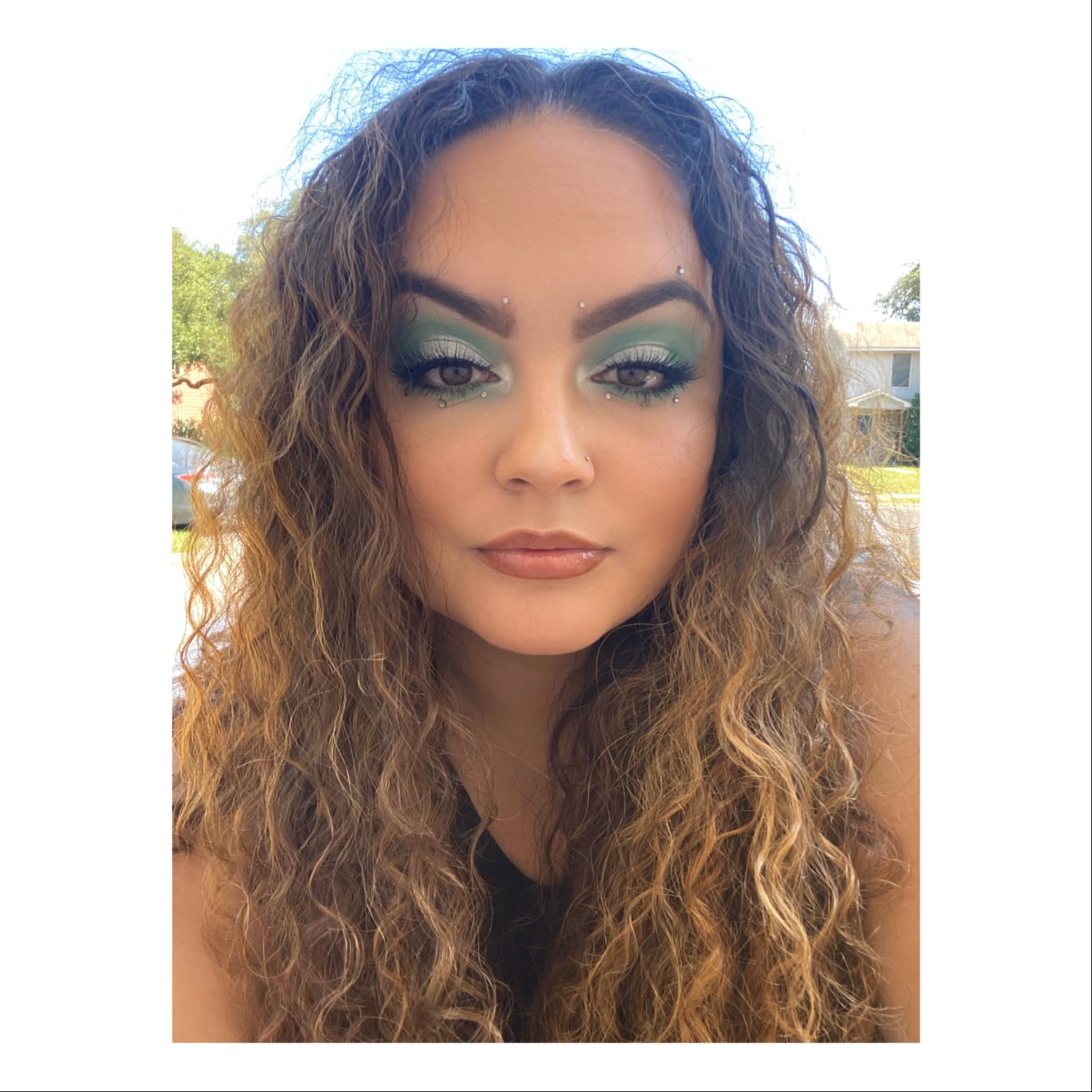 Dionna Zamora MUA's Amazon Page