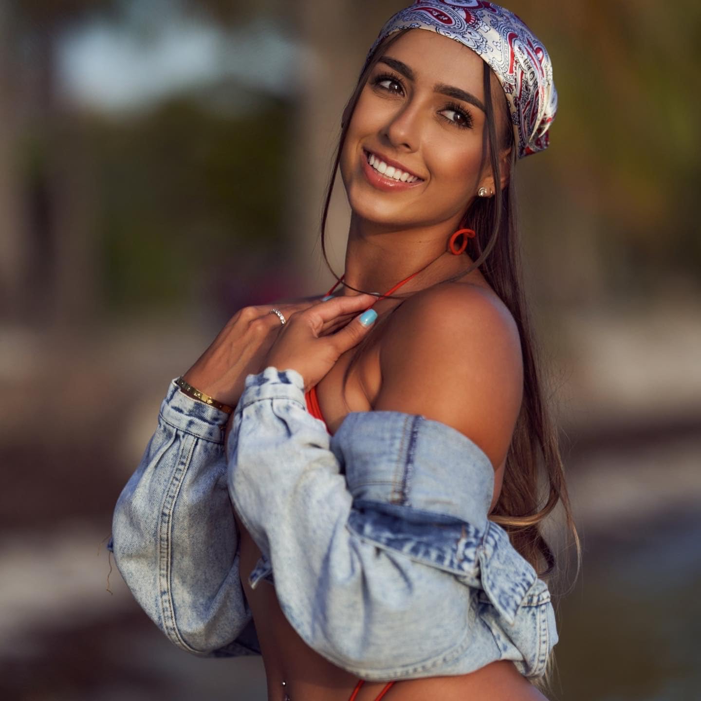 elyssa frances's Amazon Page