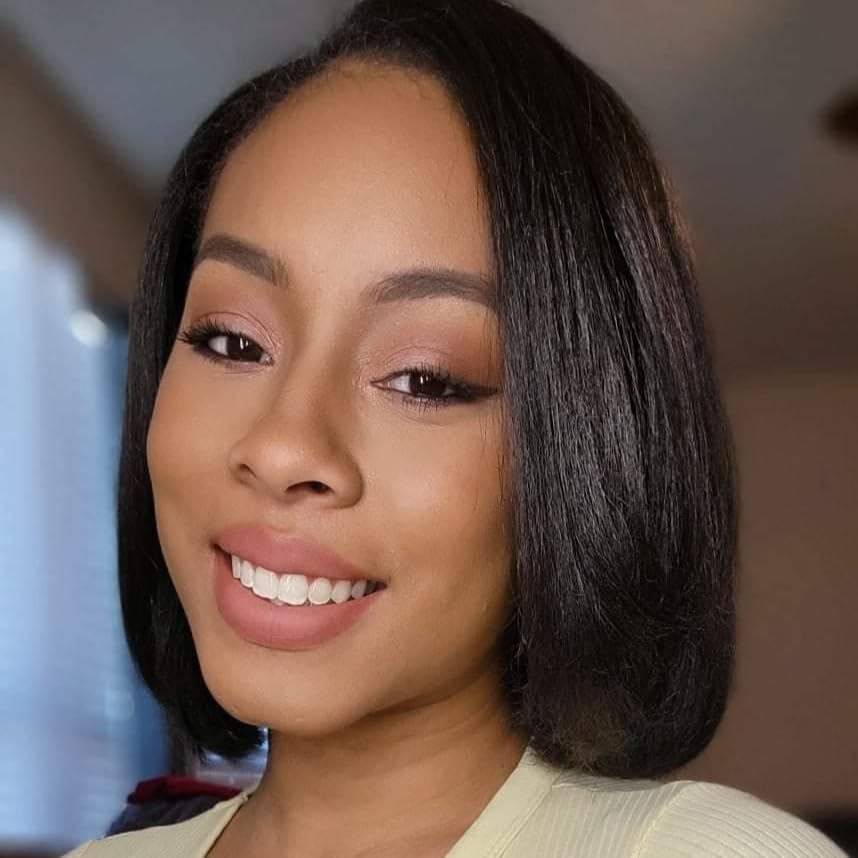 Vaniqua B.'s Amazon Page