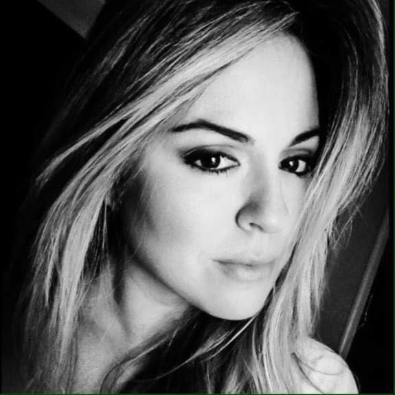 FERNANDA CELIDONIO's Amazon Page