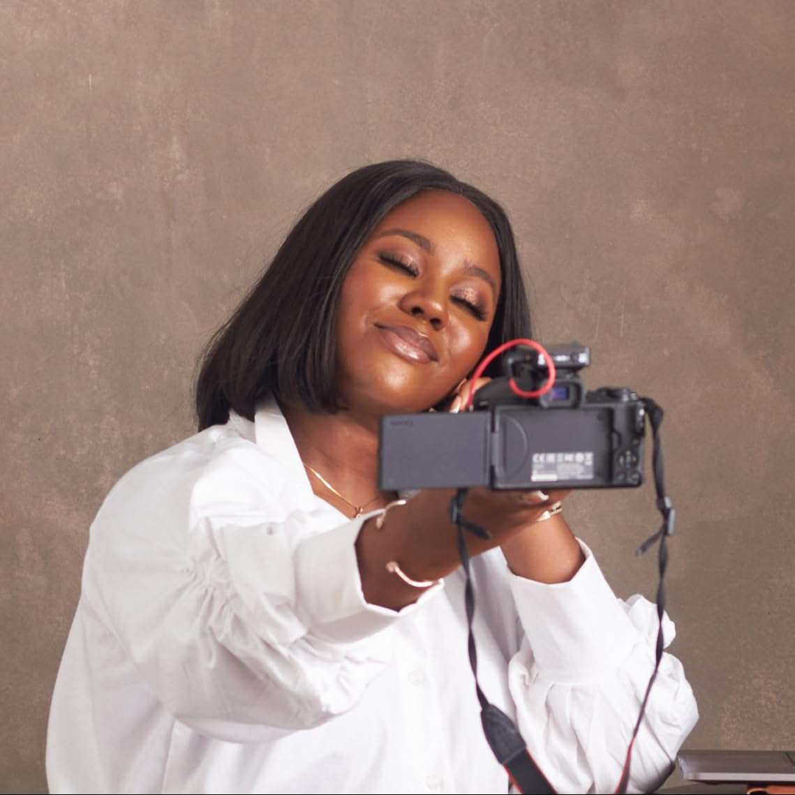 Anozie Onyinyechi's Amazon page