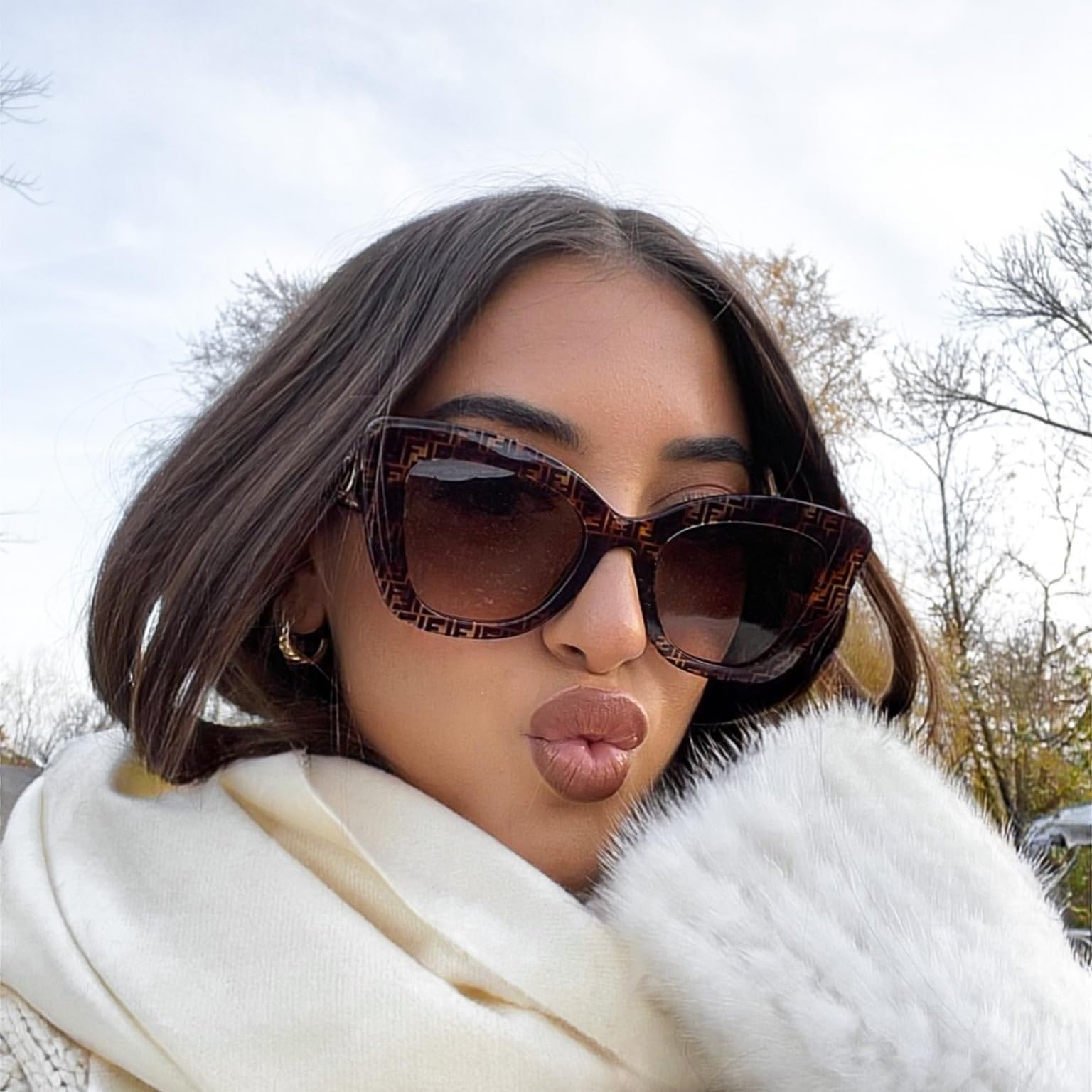 Victoria Alario's Amazon Page