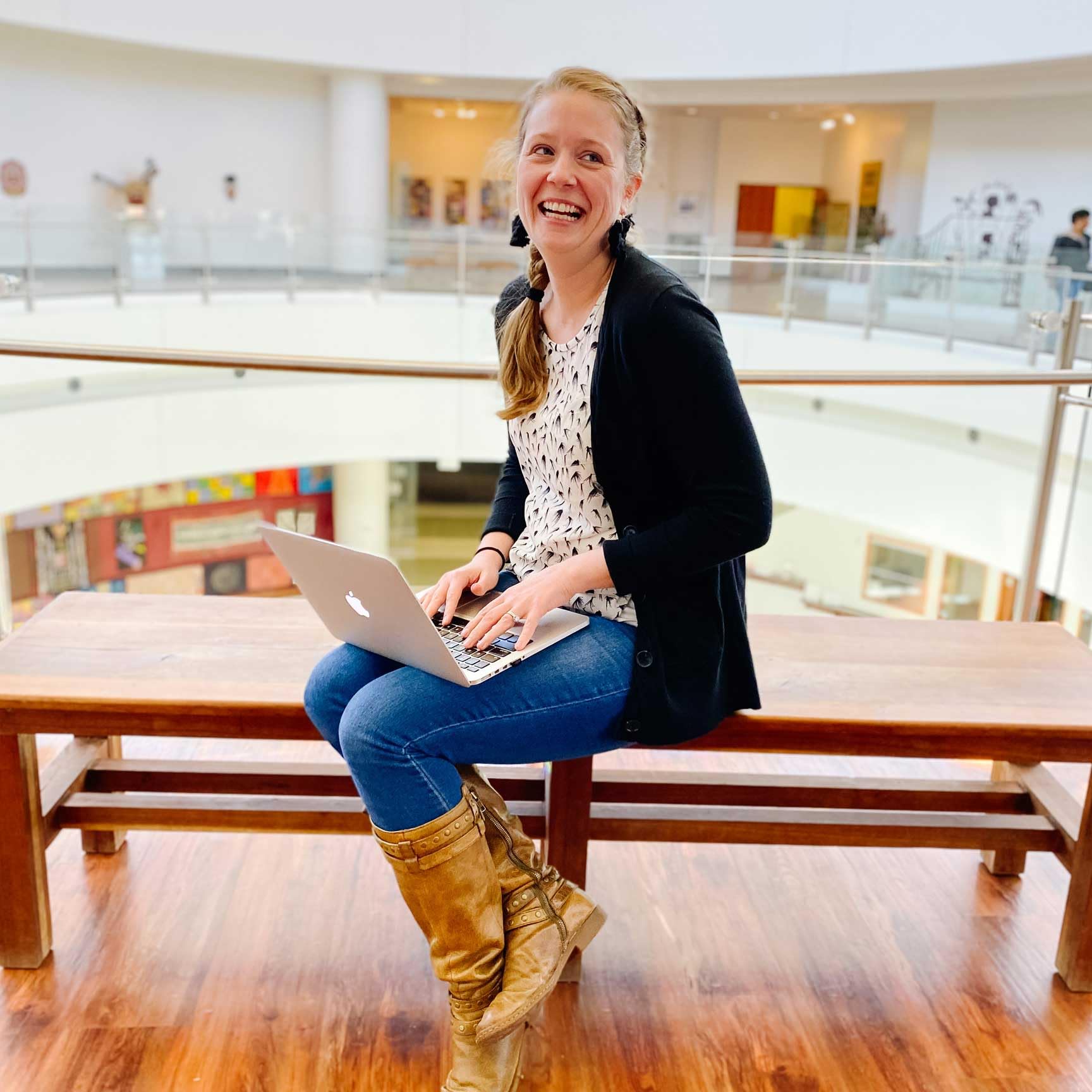 Mama Hawk Draws's Amazon Page