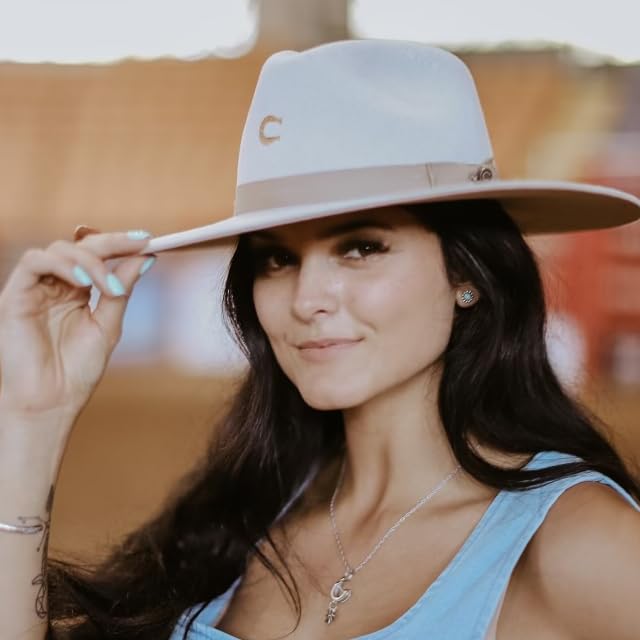 Nina Outdoors's Amazon Page