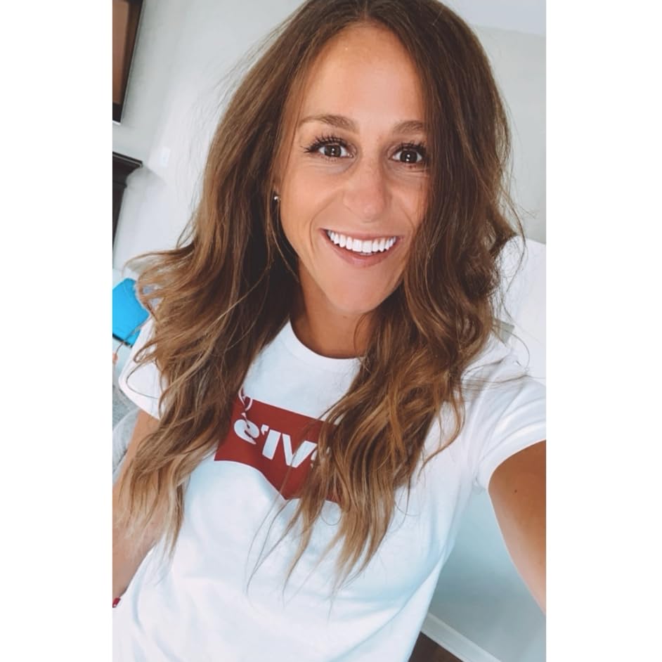 Nora Stoos Style's Amazon Page