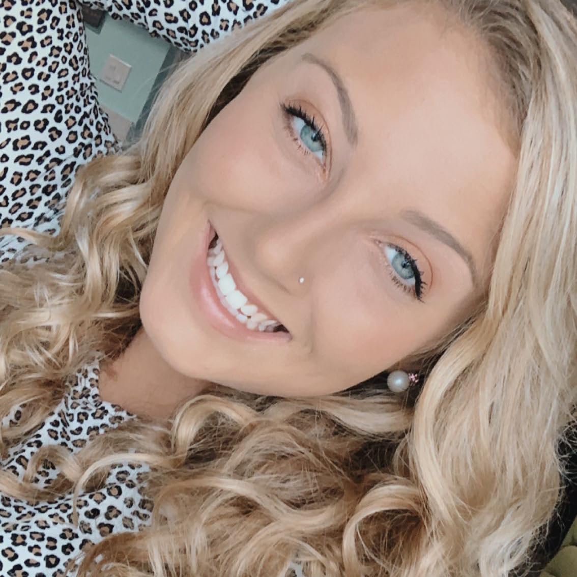 brooke gray :)'s Amazon Page