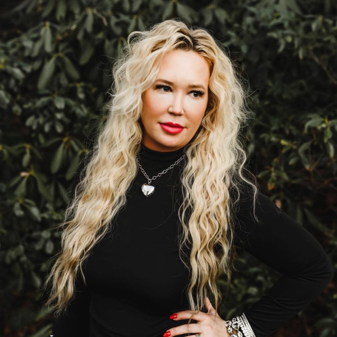 Kelly Maxwell's Amazon Page