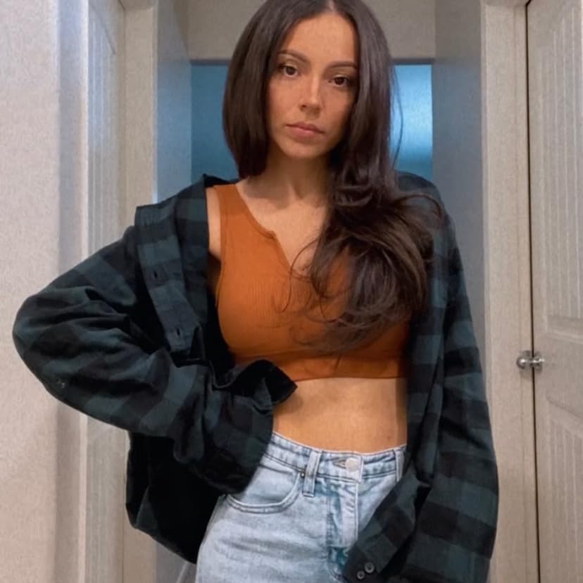 Victoria D.'s Amazon Page