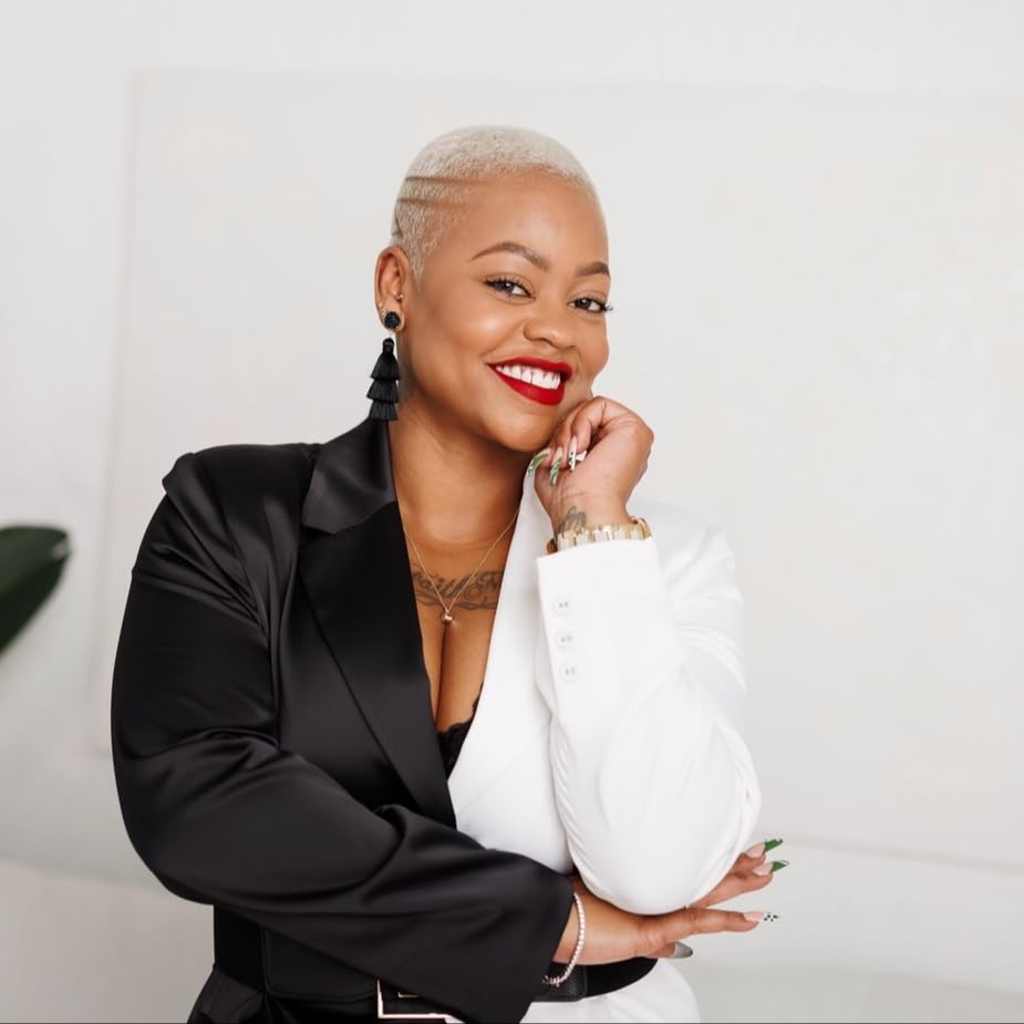 Aicha Marie Must Haves's Amazon Page