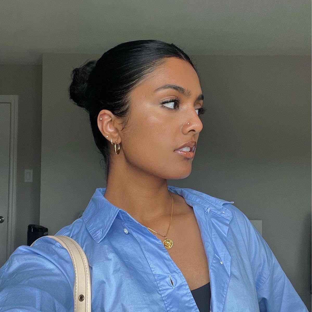 Dhivya Sri (dhivyasri)'s Amazon Page