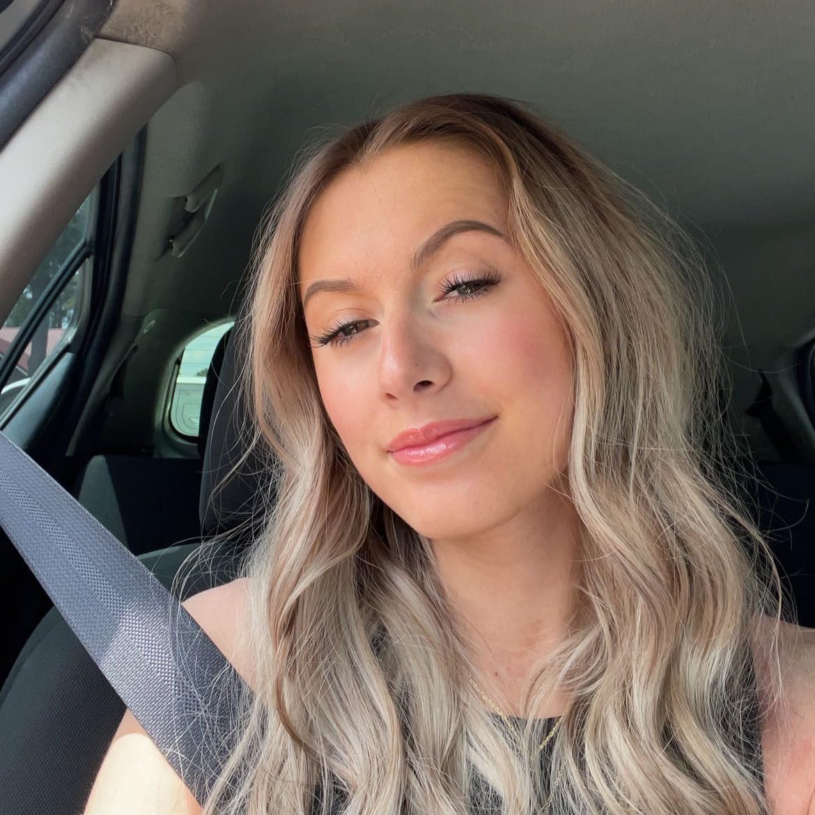 charlotte alvanos's Amazon Page