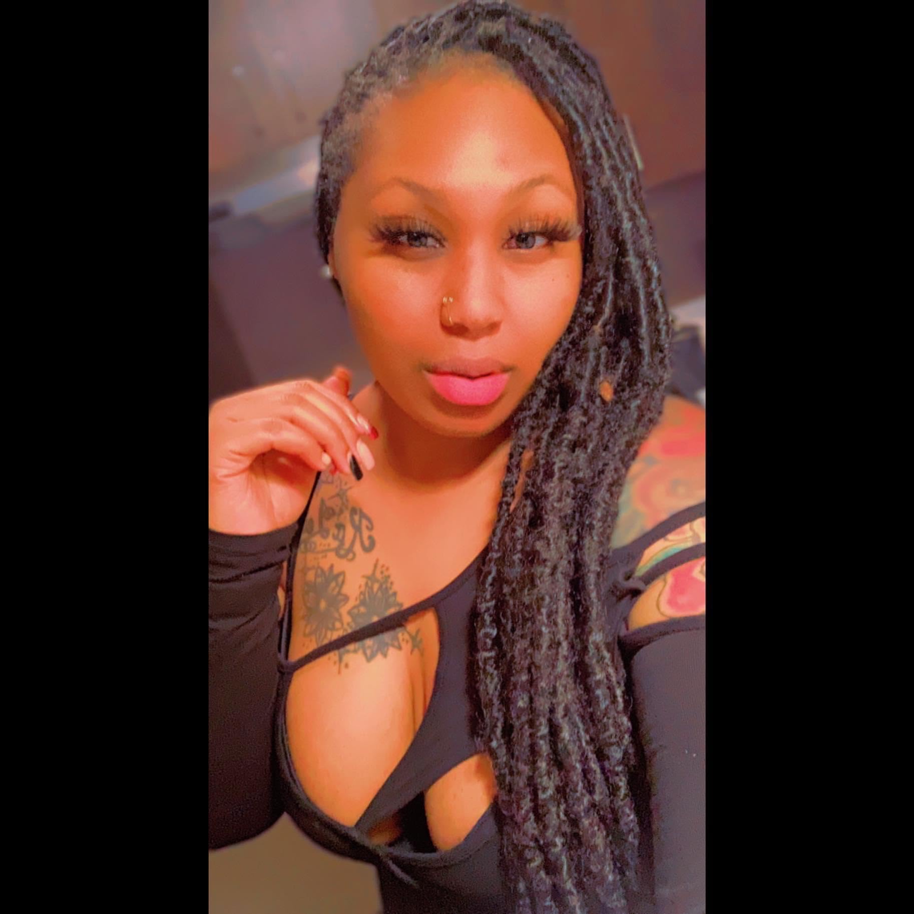 Bri 🖤🌻's Amazon Page