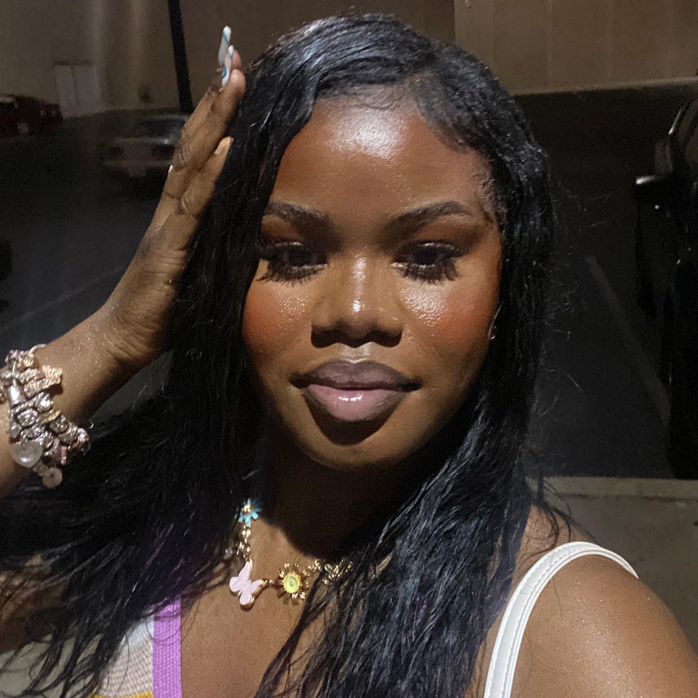 Kami 𖥔 ࣪ ᥫ᭡ꗃ⋆࣪.'s Amazon Page