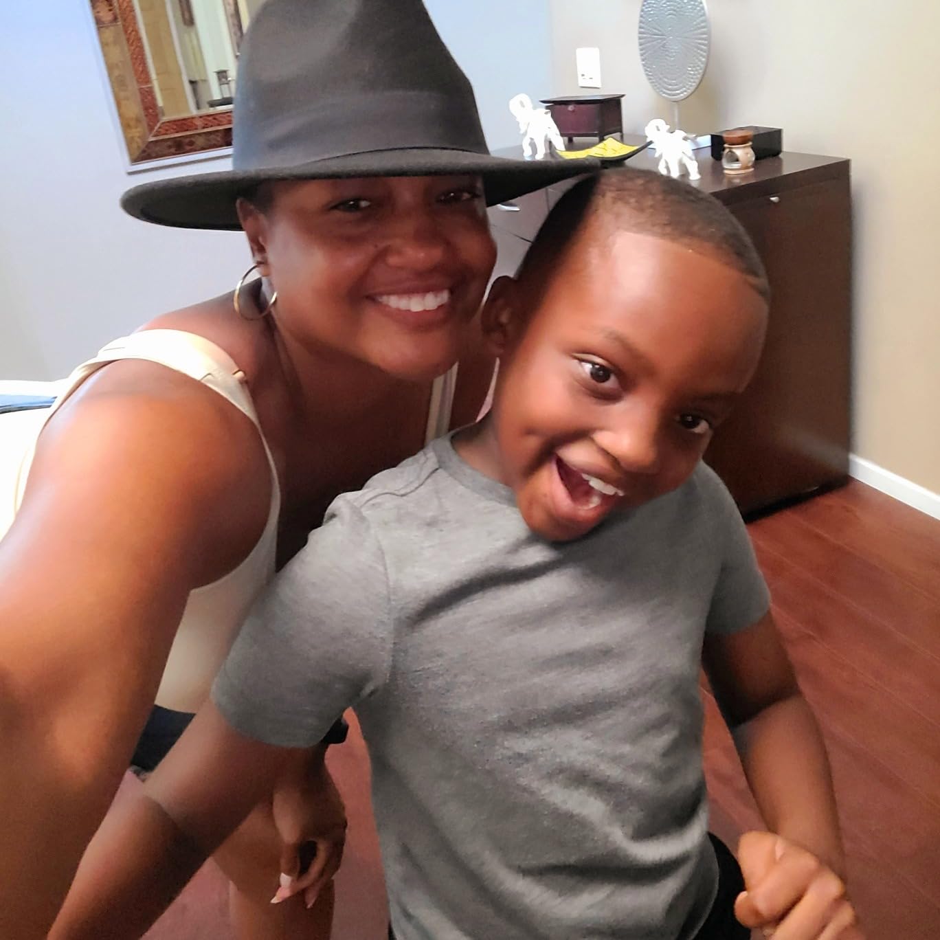 Tonia - TonTeezysFam Finds's Amazon Page