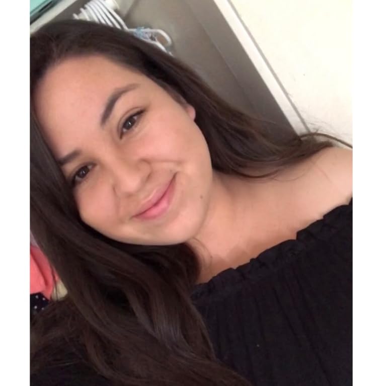 Deyanira Harris's Amazon Page