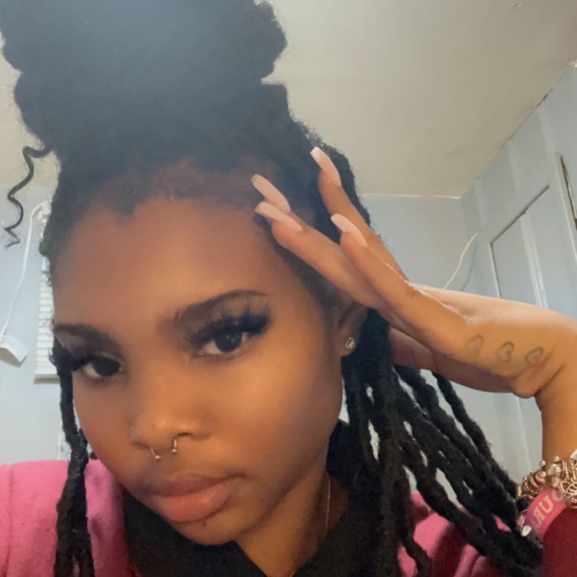 Anieciaaa's Amazon Page