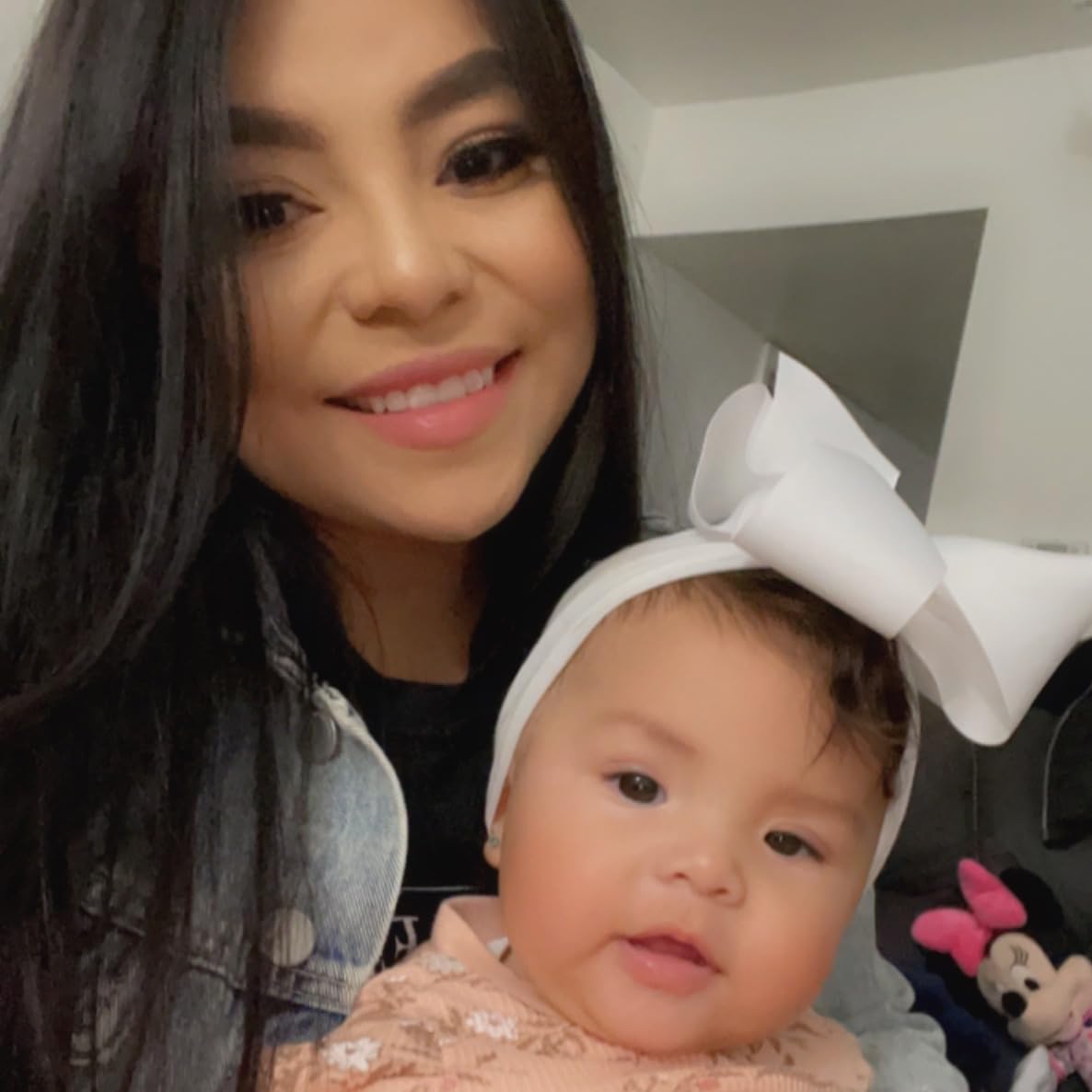 Joyce Flores's Amazon Page