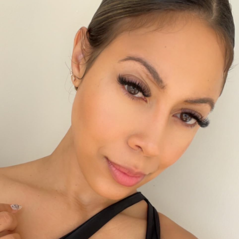 Jinelle DeJesus's Amazon Page