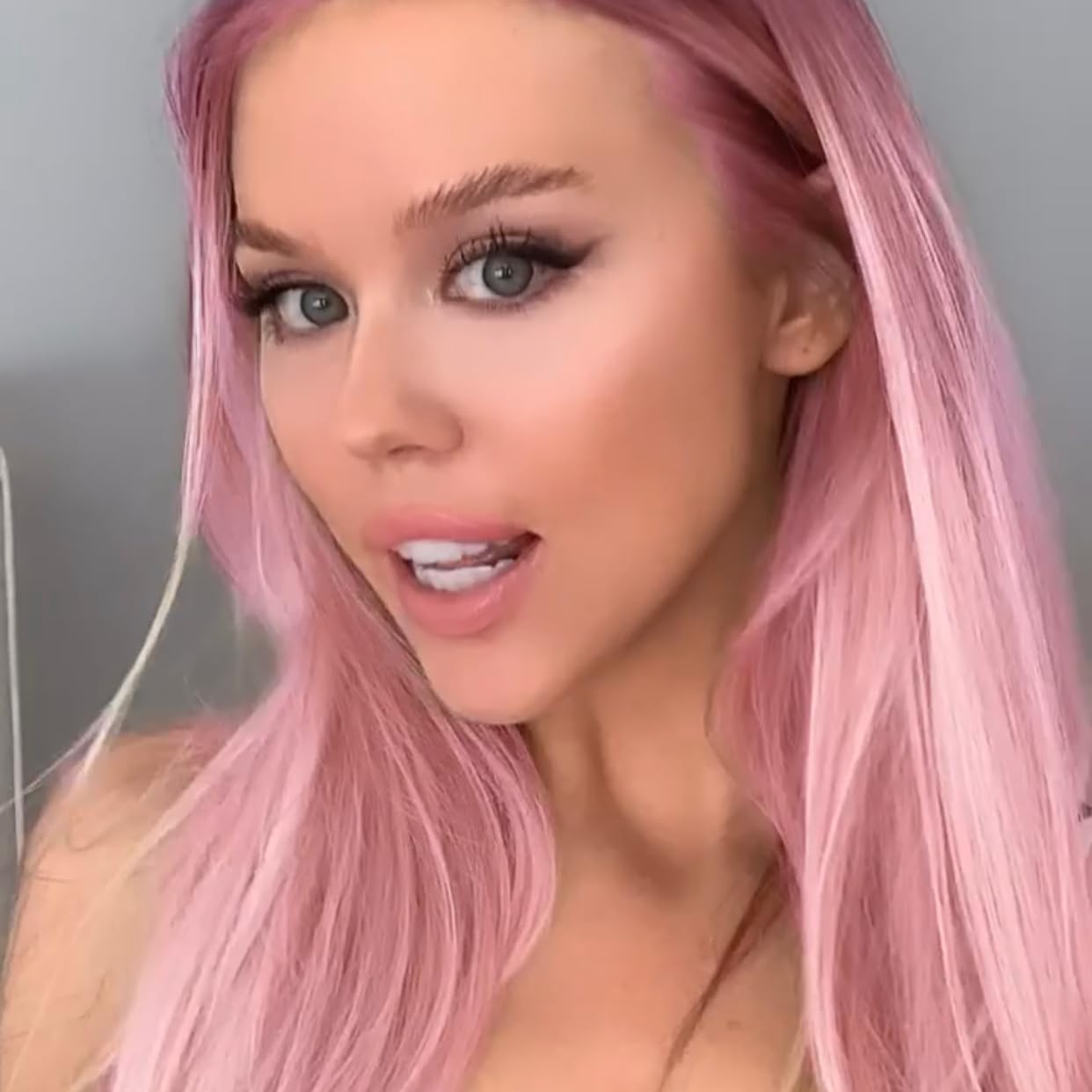 michaela okland's Amazon Page