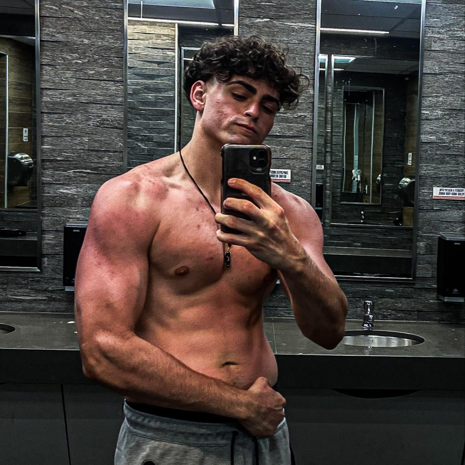 Leo (Munchman)'s Amazon Page