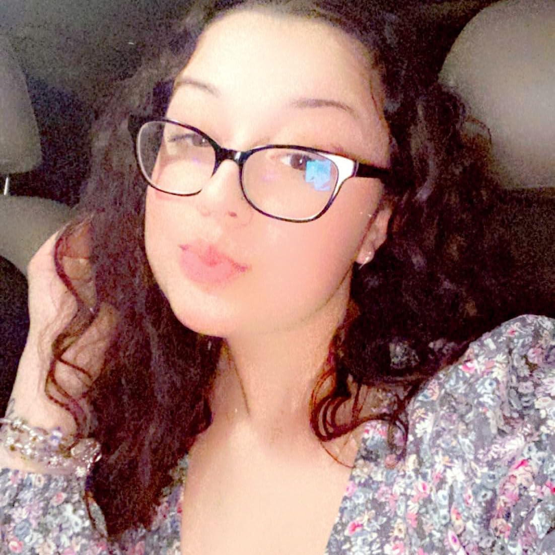 arianna m's Amazon Page