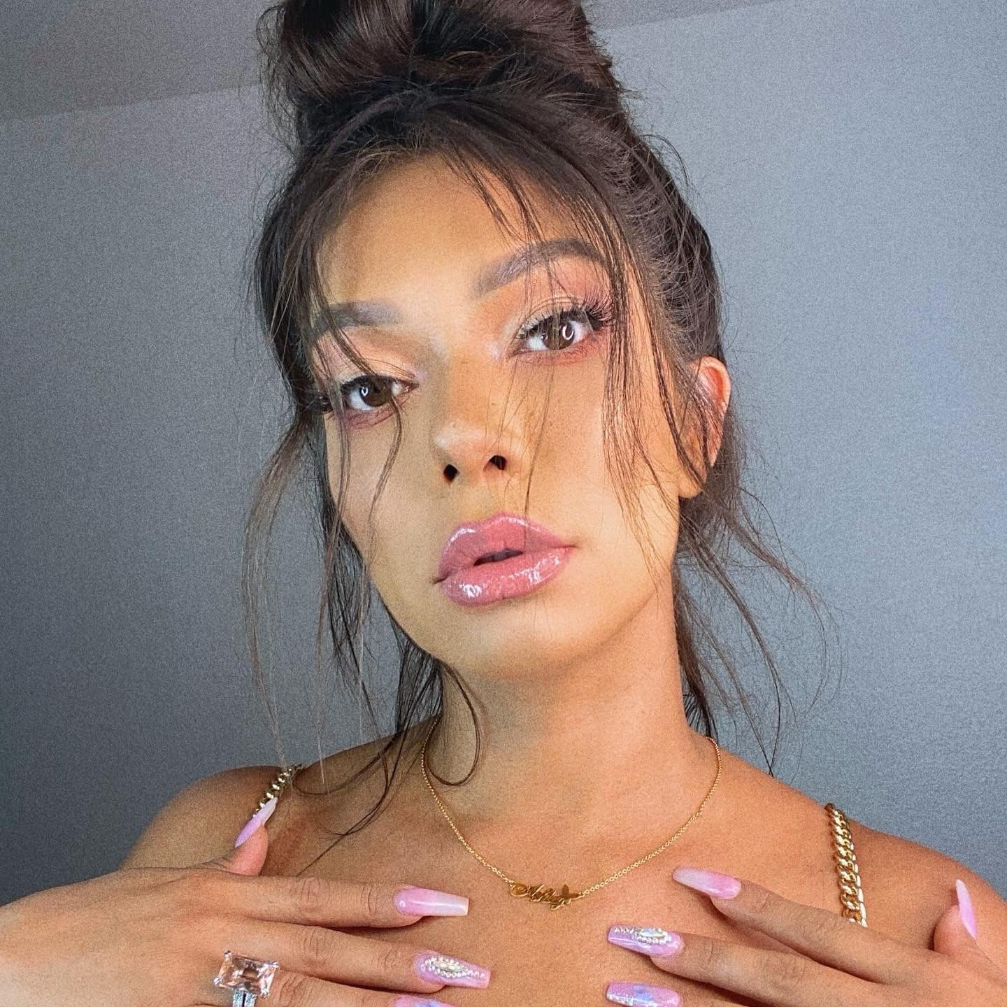 Peach Glam by Ashley Peaches's Amazon Page