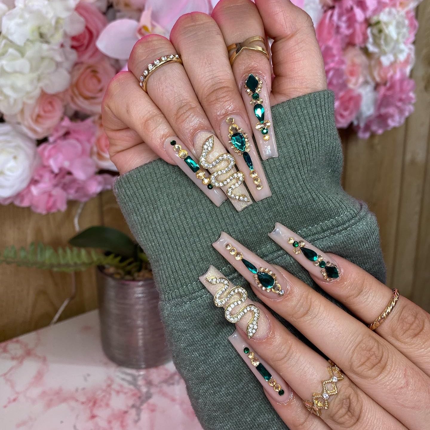 Puff Pretty Nails's Amazon Page