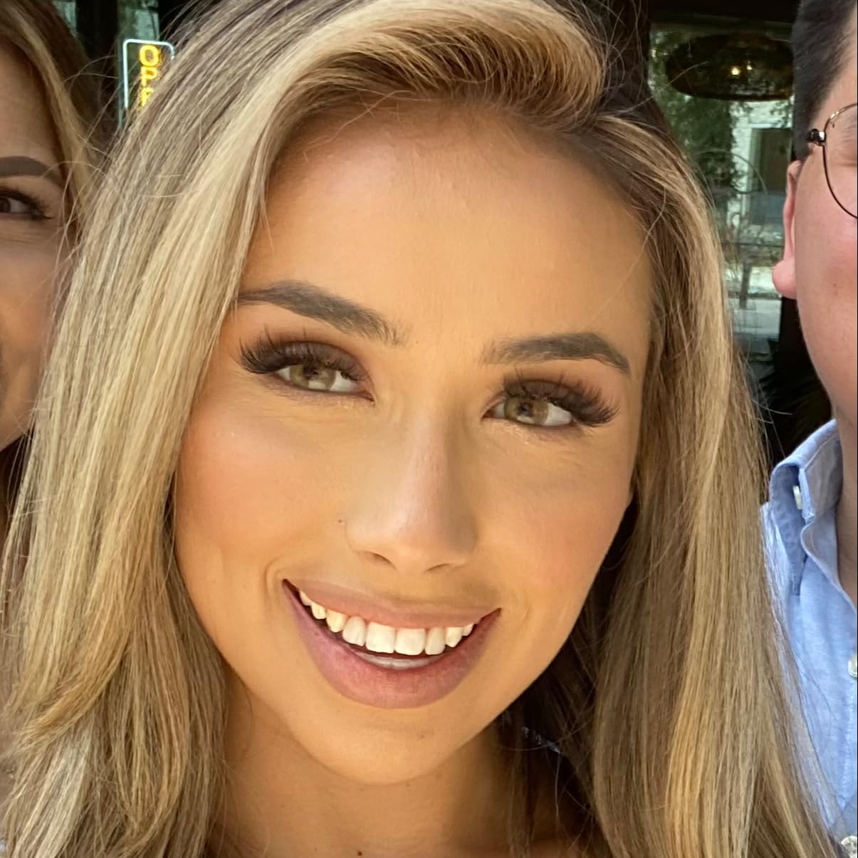 Roxana Chaidez's Amazon Page