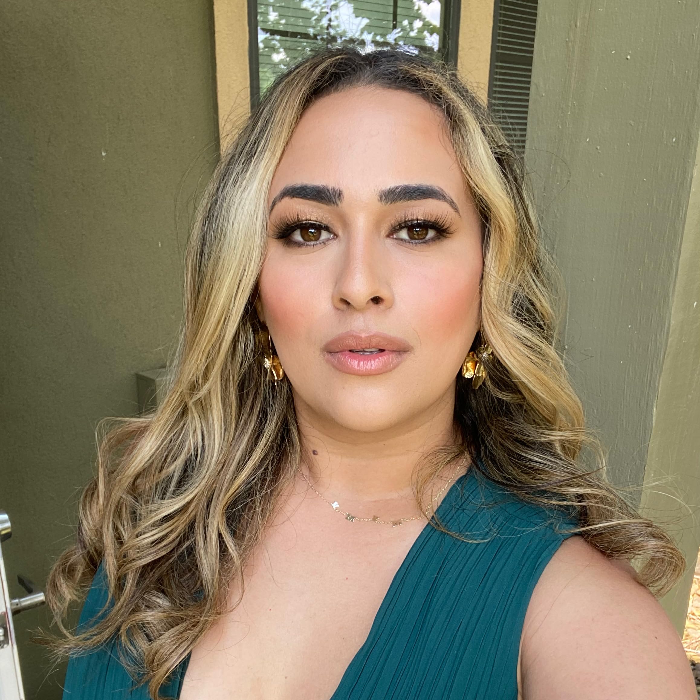 Roxana Sanabria's Amazon Page