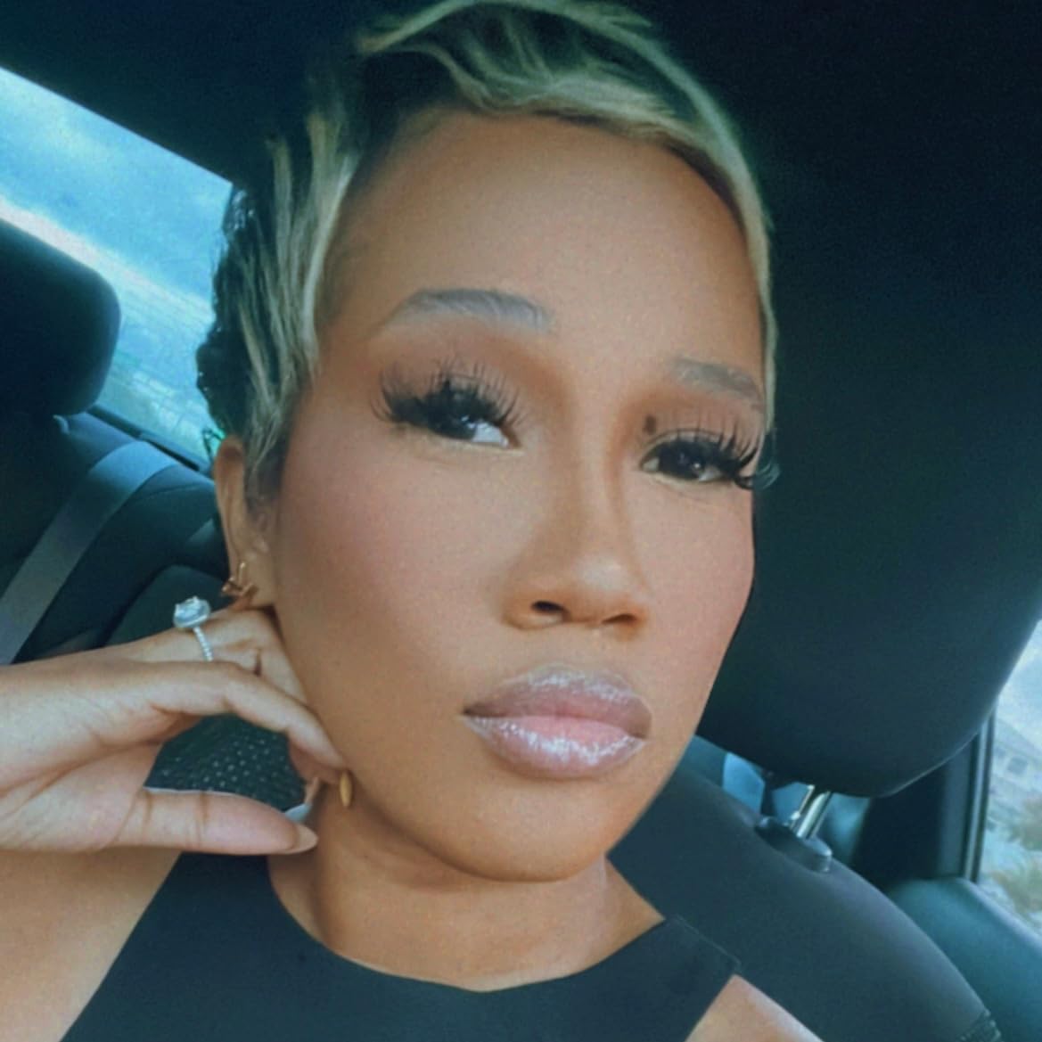 Sharhonda Bell's Amazon Page