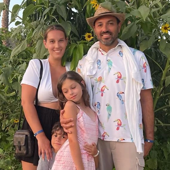 SolisFamilyHosts's Amazon Page