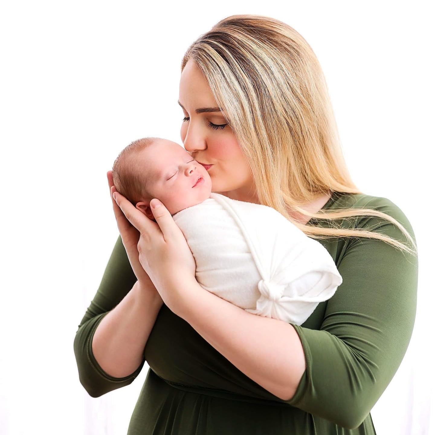 Taylor Alexis Silvey's Amazon Page